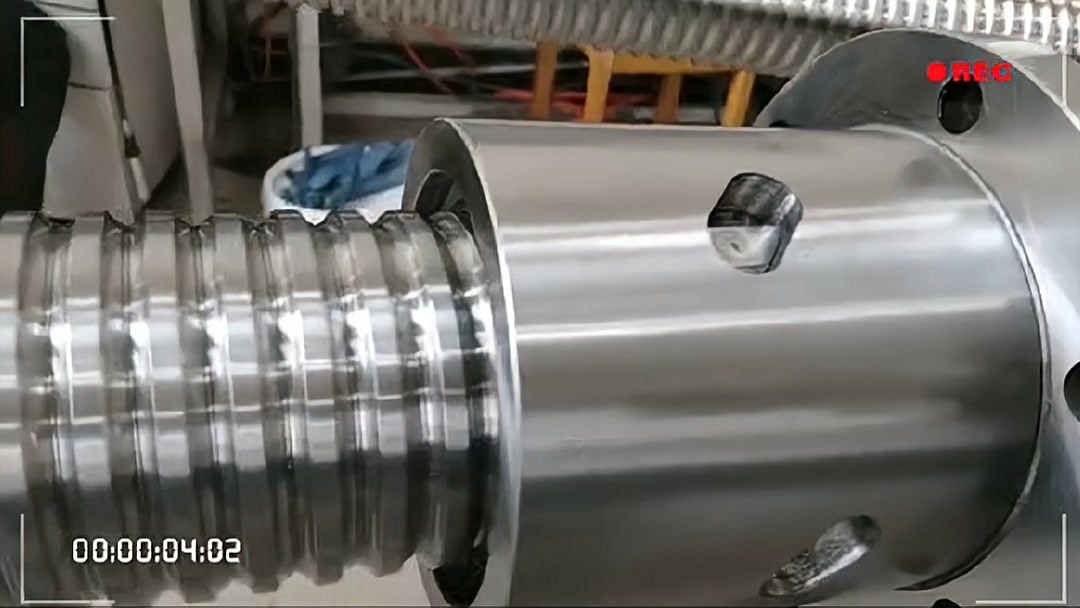 大国重器:100mm大直径滚珠丝杠螺母装备