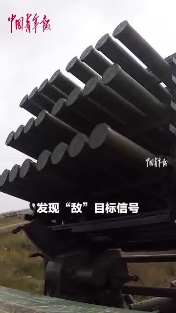 最强"弹幕"!数十枚干扰弹齐射,干扰"敌"精确制导武器制导链路。