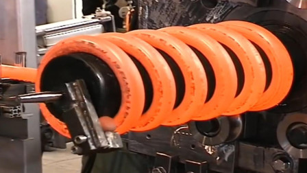 大型弹簧的制作过程,卷簧机真是太厉害了,轻松治愈强迫症!