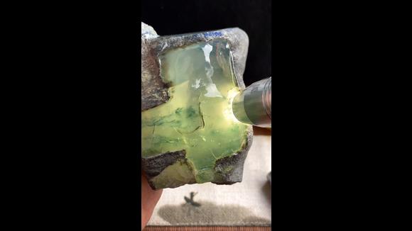 翡翠原石讲解——浆皮白雾不容错过