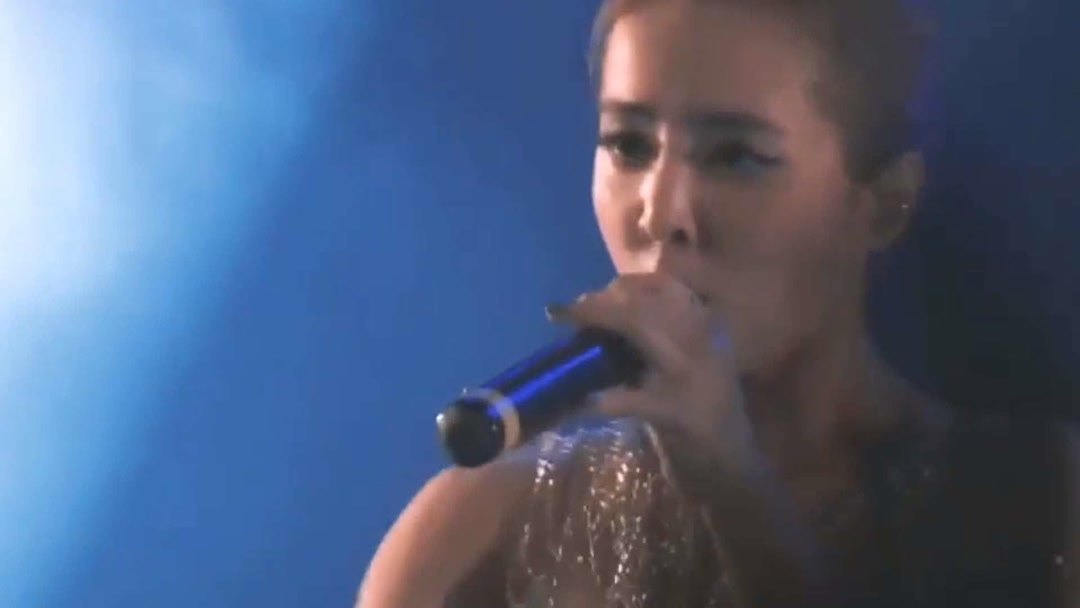 蔡依林演唱会上当众调戏阿信,直言要嫁给对方,全场呐喊声一片