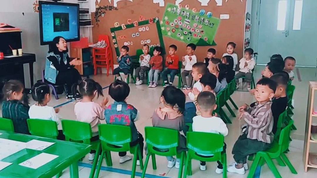 幼儿园课前小律动操 活跃氛围跟我一起拍拍手吧!