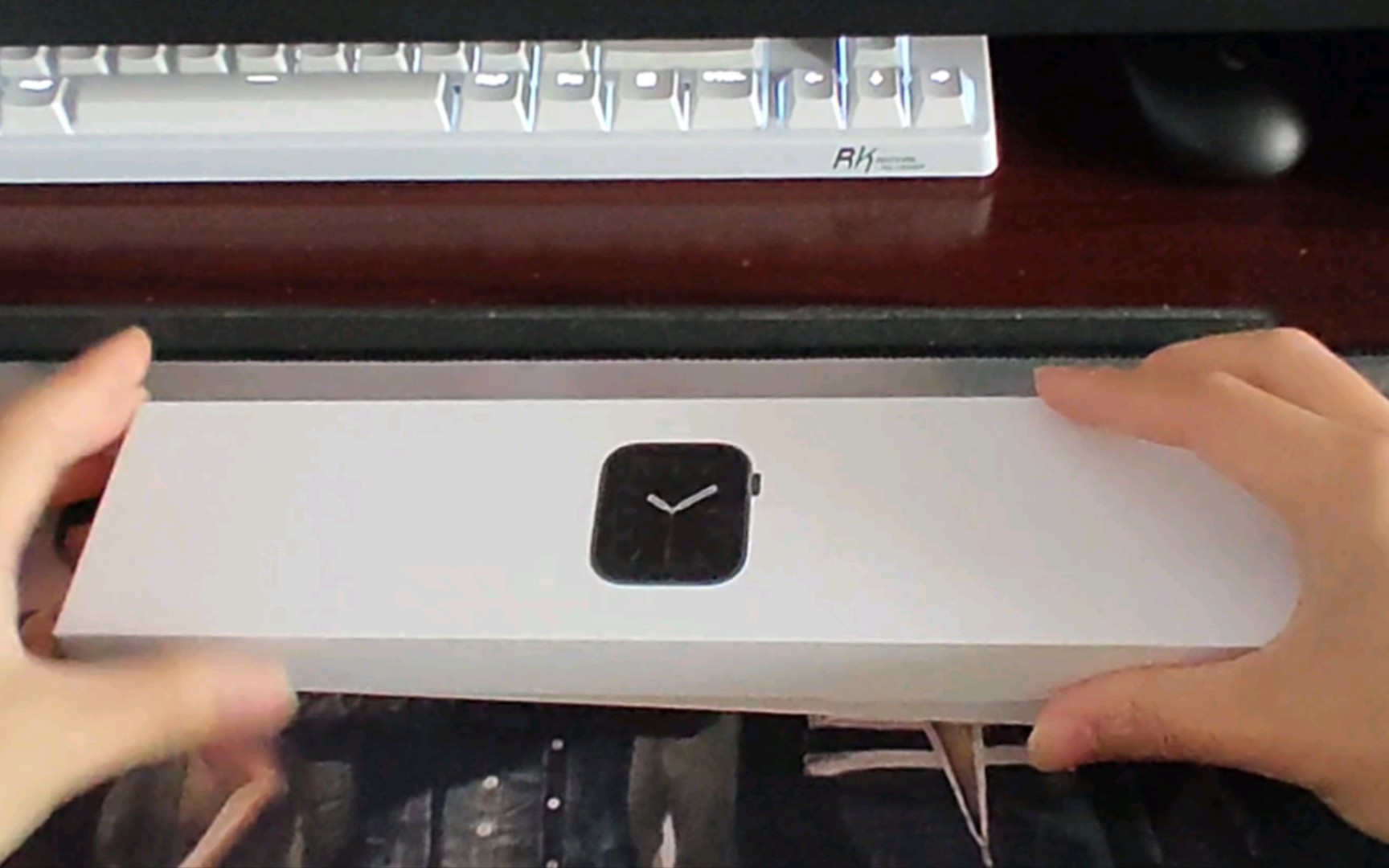 【开箱】某鱼入手的Apple Watch S6 44mm手表开箱