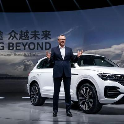在上海举行的“新征途 众越未来 大众品牌SUV之夜”活动中,大众汽车...