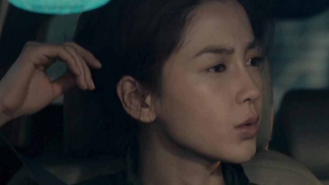 Angelababy开心蹦迪 转眼就喝到吐?