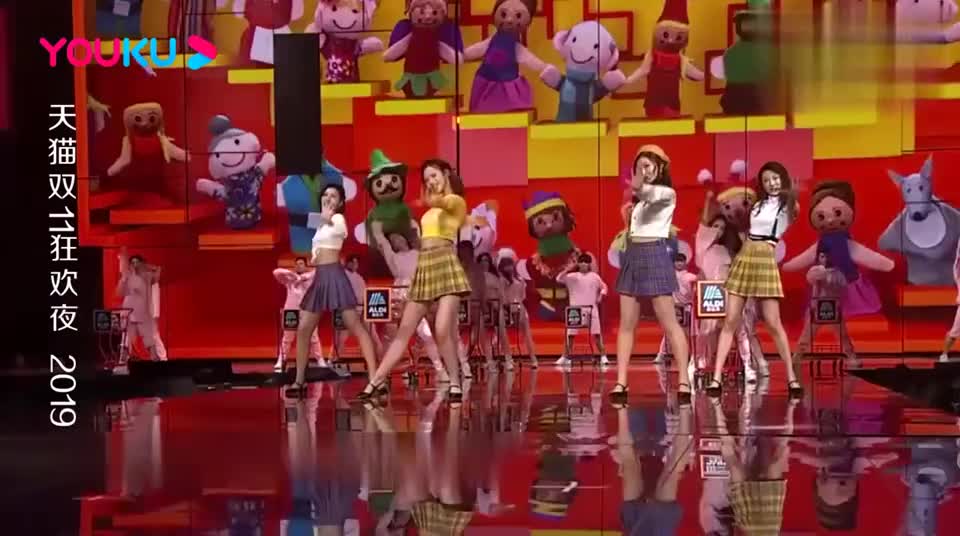 天猫双11:群星璀璨,各位明星争相斗艳,唱响节日舞动晚会