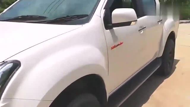 五十铃DMAX展示,外观内饰全新升级