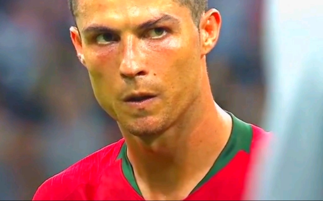 30秒回顾18年世界杯C罗封神之球。