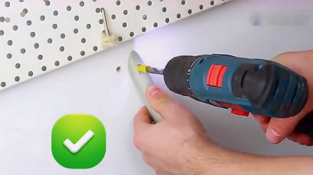 电钻打孔不掉灰妙招,这样做方便了很多,你学会了么