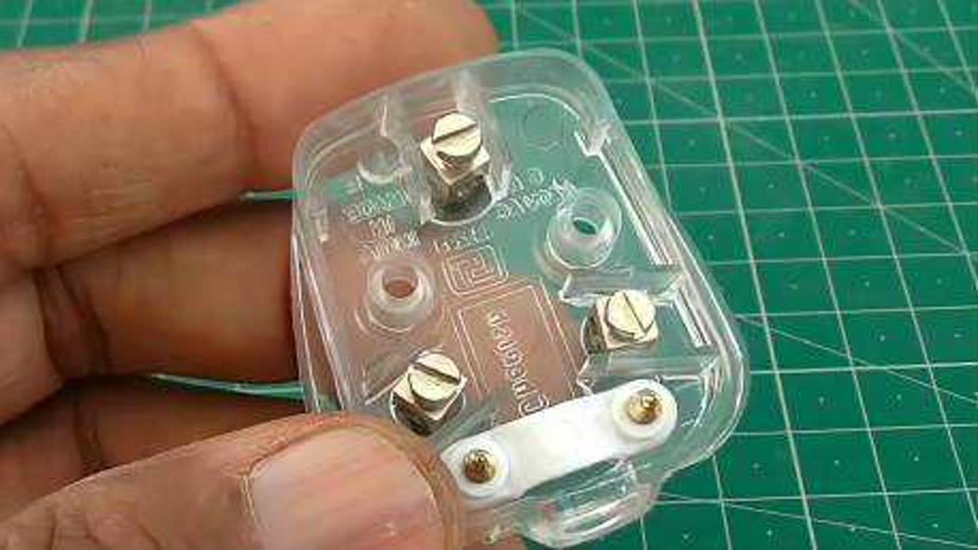 家里插座的地线真的接地了吗?DIY一个小工具,一试就知道了!