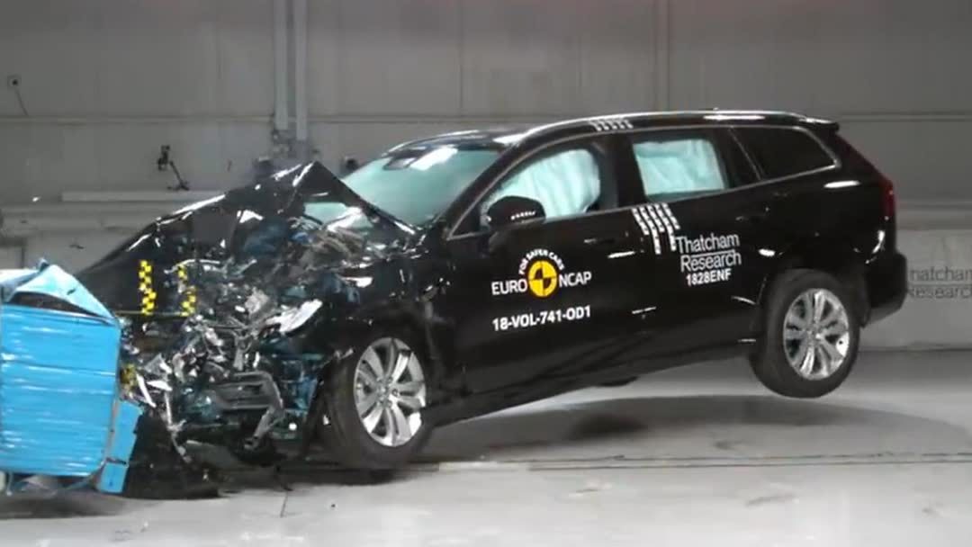 来看沃尔沃的碰撞测试,这样的结果才是安全标杆