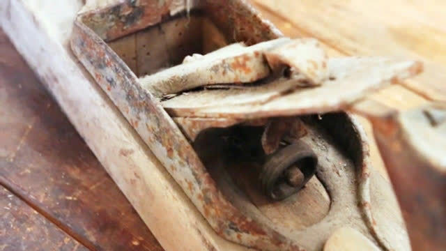 翻新一把祖传的木刨,师傅开口就要200