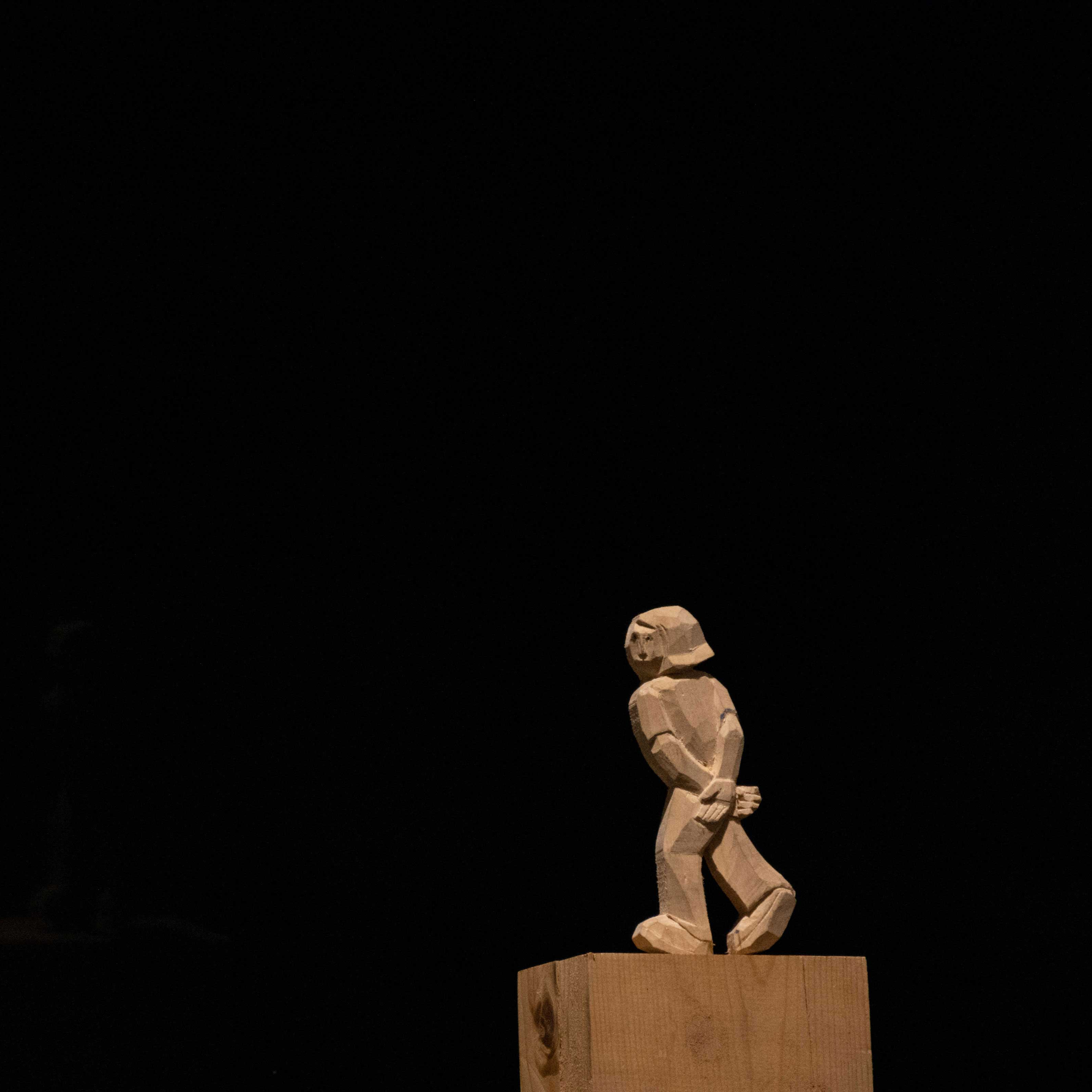 辑美公子 