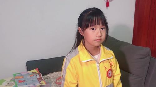 二年级的小学生,表演学校老师教的舞蹈,比舞蹈生还跳的好