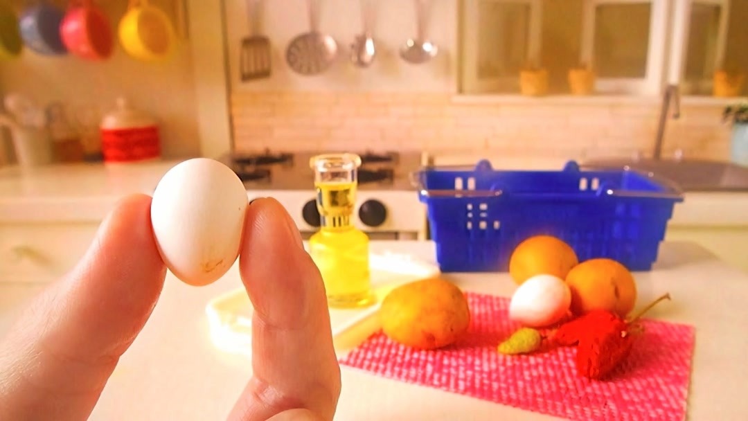 定格动画美食:迷你厨房定格动画,迷你食用鸡蛋和马铃薯