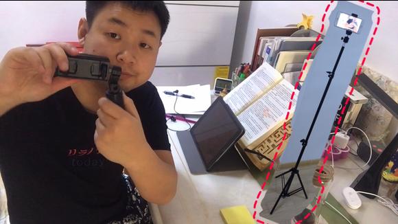 自拍杆推荐36块入手机直播支架稳定器,爱不释手,赚到了。