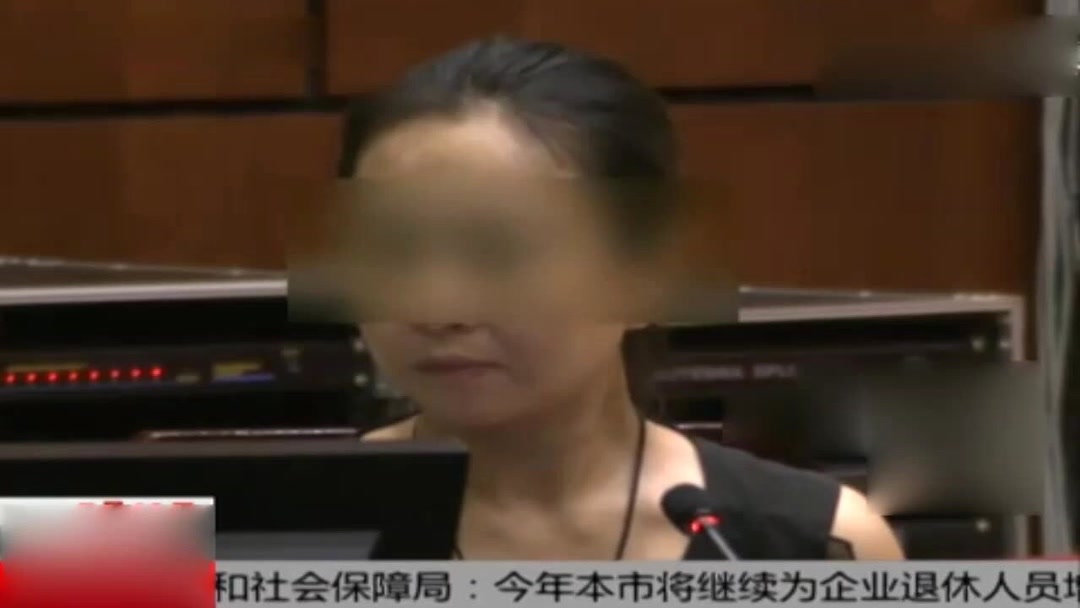 丰胸七年假体破裂 称未告知风险诉医院索赔