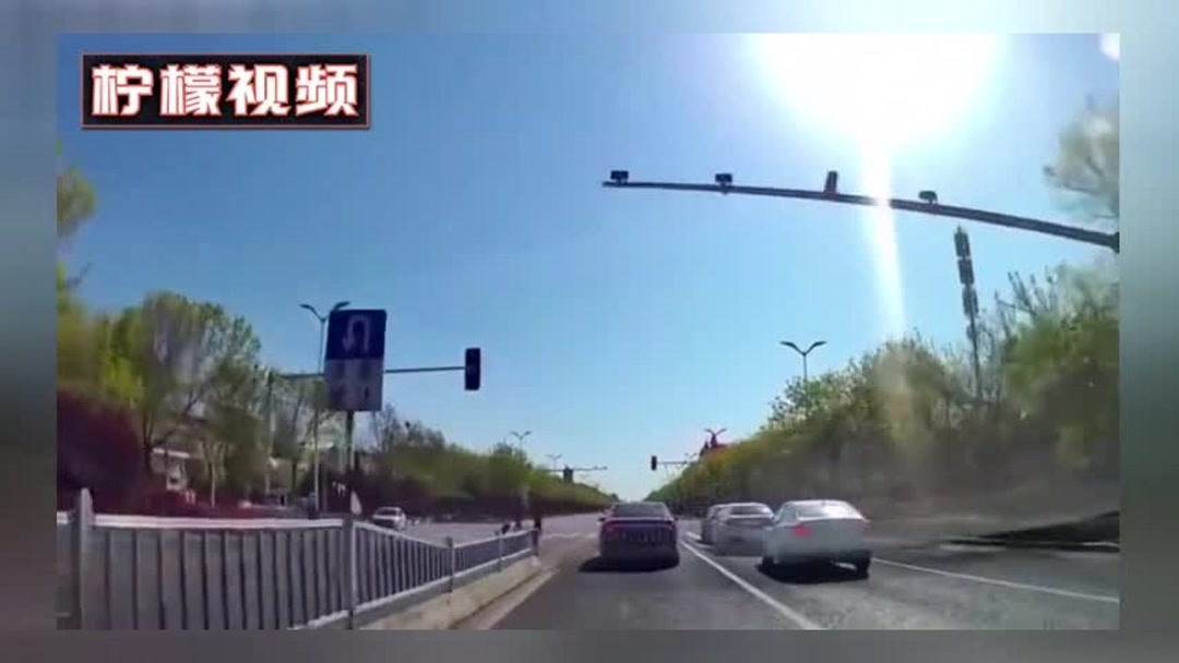 行车记录仪:真是买车的门槛低了,什么牛鬼蛇神都能上路了