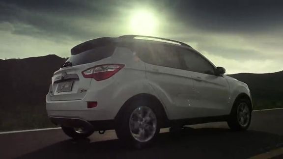 长安汽车——经典CS35自在·智不凡—搭载自动泊车辅助系统