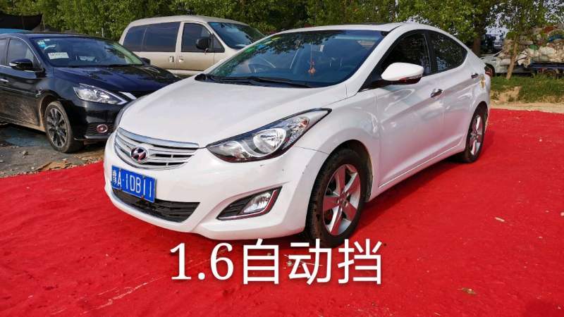 13年上牌现代朗动,看看车商多少钱回收,也挺保值的这个车