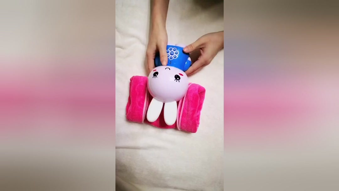 宝宝出生以后不能枕枕头还怕睡偏头,这样做