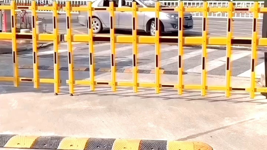 车牌识别系统、电动门、免费教会您安装调试。