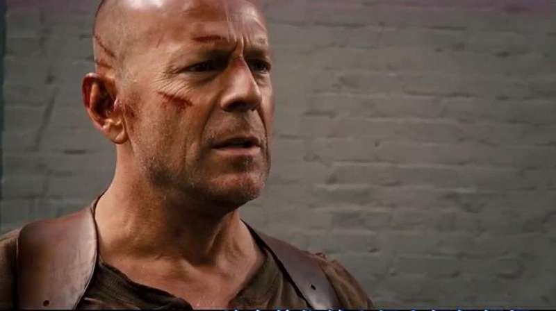 黑客编写了一小段代码,结果却引来恐怖袭击,情况非常危急