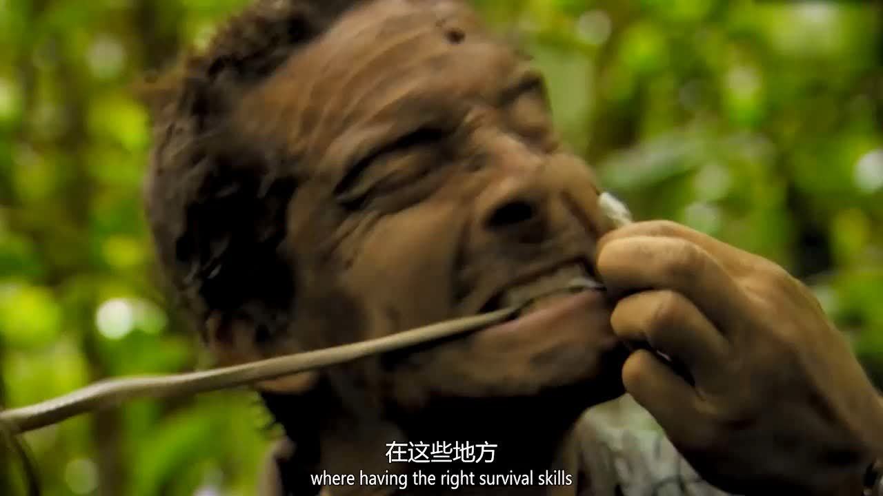 荒野求生:贝爷降落伞空降雪原!下落过程中手指直接被冻僵了!