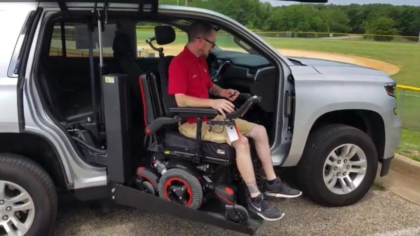 残疾人轮椅专用车 看美国改装雪佛兰SUV