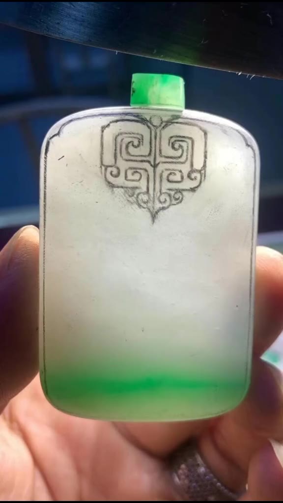 简单本身就是一种美,翡翠雕刻!