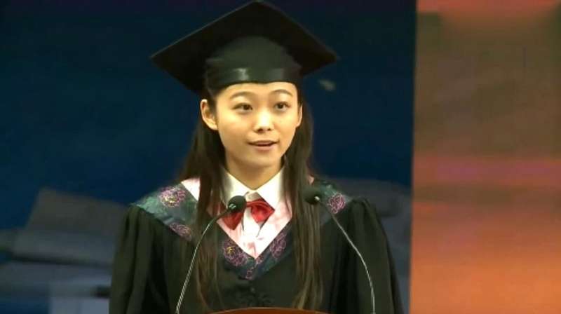 重点大学美女大学生演讲,不愧是学播音主持的,这水平厉害了!