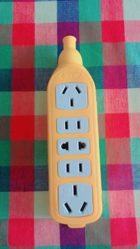 请问一下这个插座怎么用呢?谢谢!