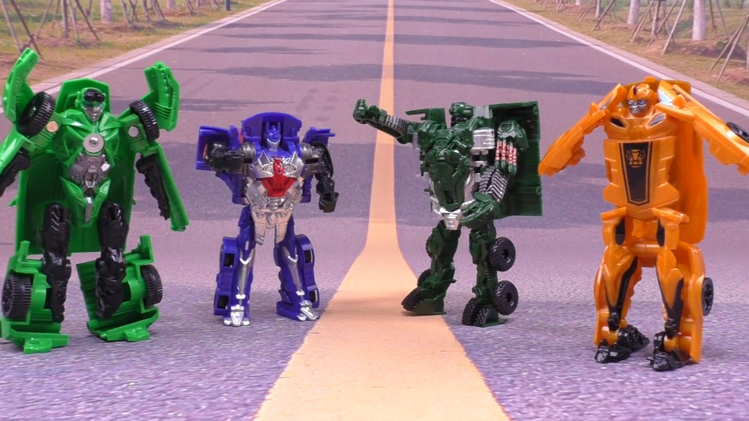 魔幻金刚变形机器人套装 各自变换成不同的玩具车模型