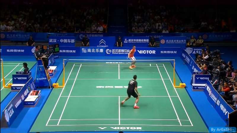 羽毛球还能这样玩?林丹VS李宗伟,这一拍看得我一愣一愣的