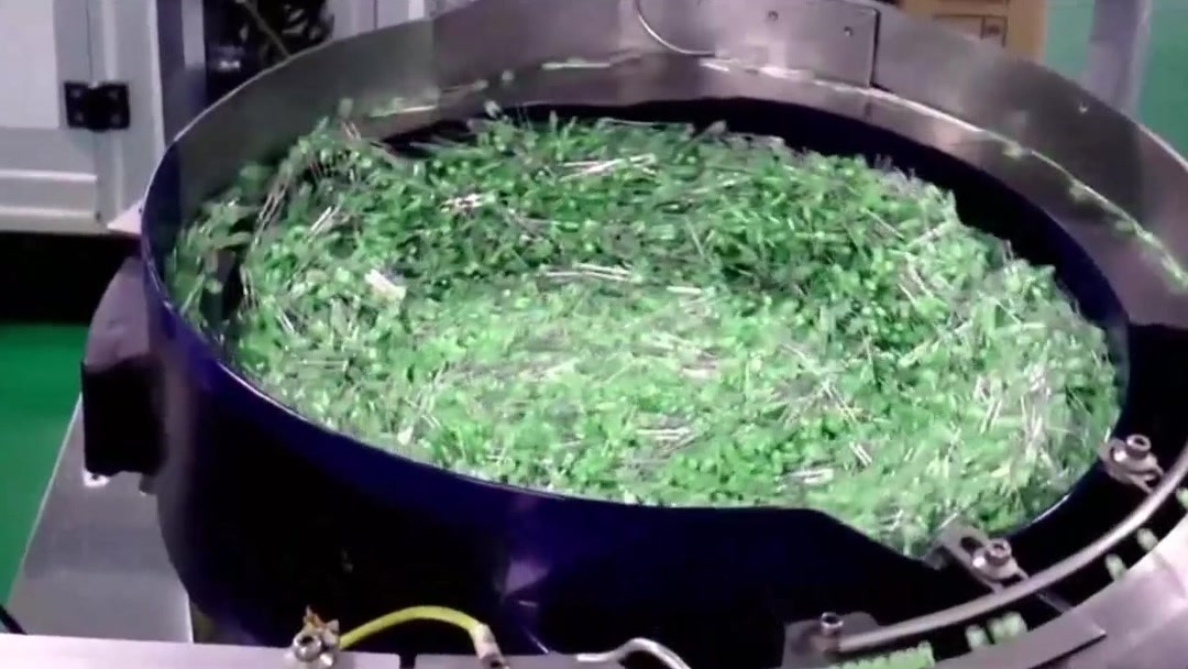 走进深圳某LED显示屏制造工厂,见识LED显示屏的制造流程