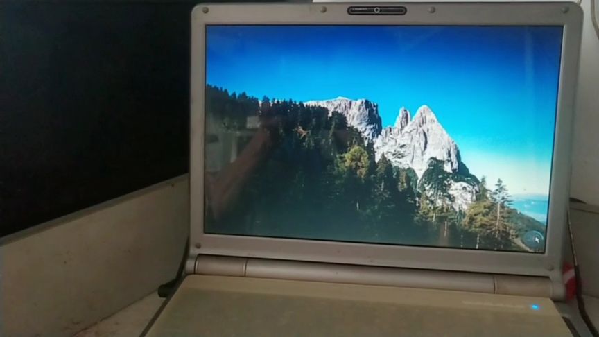 电脑开机不显示桌面,