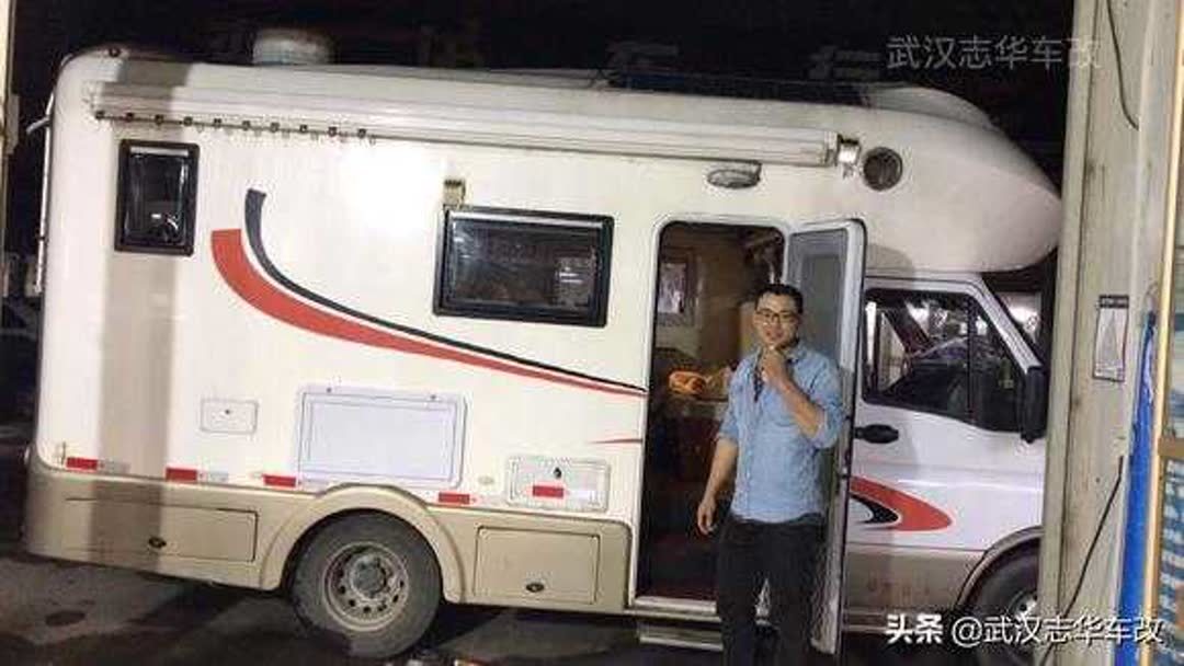 房车盲区大 开起来不安全不放心 我们给他升级一套360全景影像