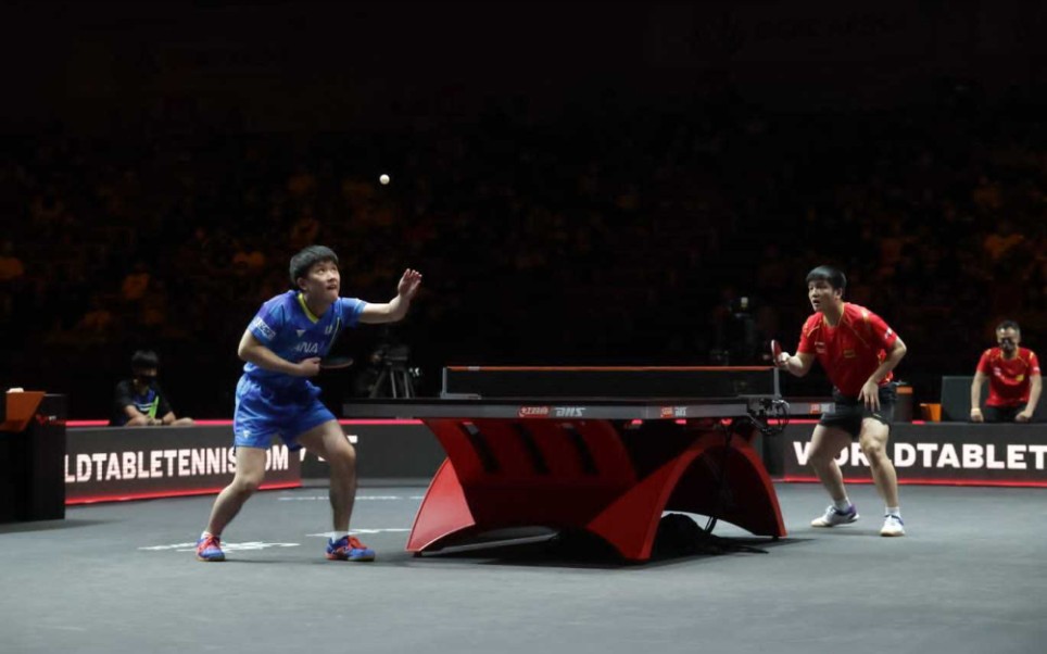 【好球集锦】樊振东vs张本智和 两人进攻都太狠了 一人打出一个神球