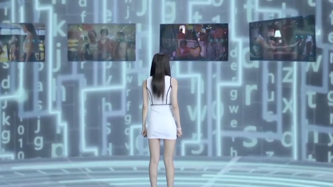 美女机器人程序紊乱,人类的感情已经严重影响她了