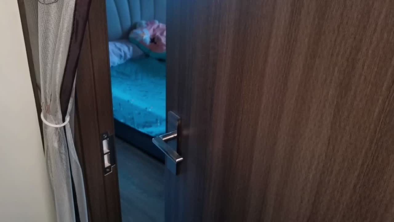 睡觉时,卧室门开着好还是关着好?别不当事,很重要,快告知家人