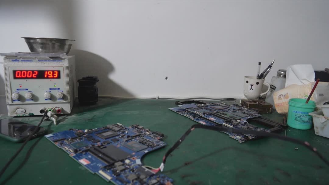 4张一样的外星人主板,2个网友寄来的,这个世界这么小?