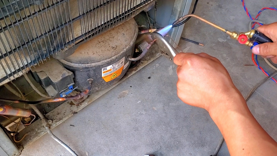 使用 易燃易爆制冷剂的冰箱,怎样封口最安全,小伙教你十分简单