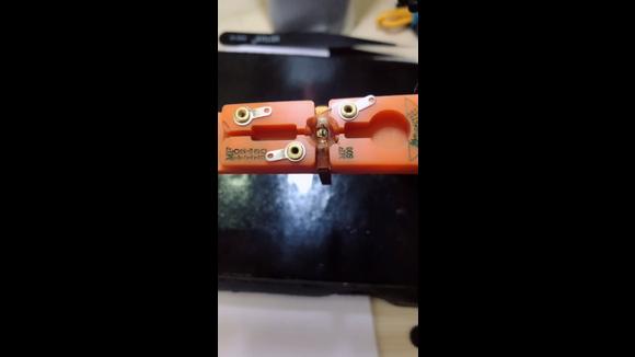 有这个工具焊接万用表动圈和游丝方便的很