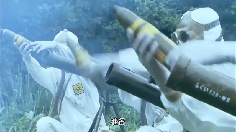 鬼子使用化学武器,哪知我军早有防备,迫击炮重机枪疯狂招呼鬼子