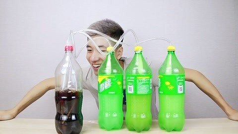 一瓶没汽的可乐,利用雪碧、小苏打、白醋混合一起给可乐充气