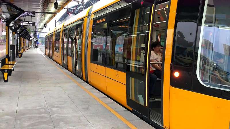 松江有轨电车0103车松江大学城站往中辰路站出站,起步声好评