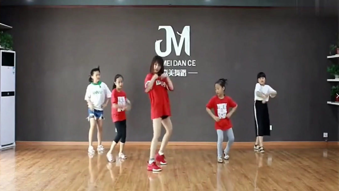 舞蹈教学视频:女生初学舞蹈小清新,大人儿童都合适!