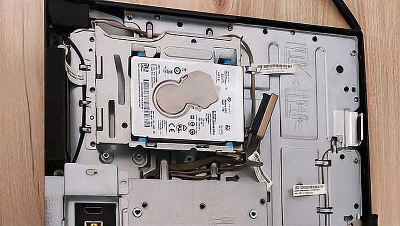 今天,为客户升级了两台电脑,都是一体机!在我看来,一体机是有品牌厂家...