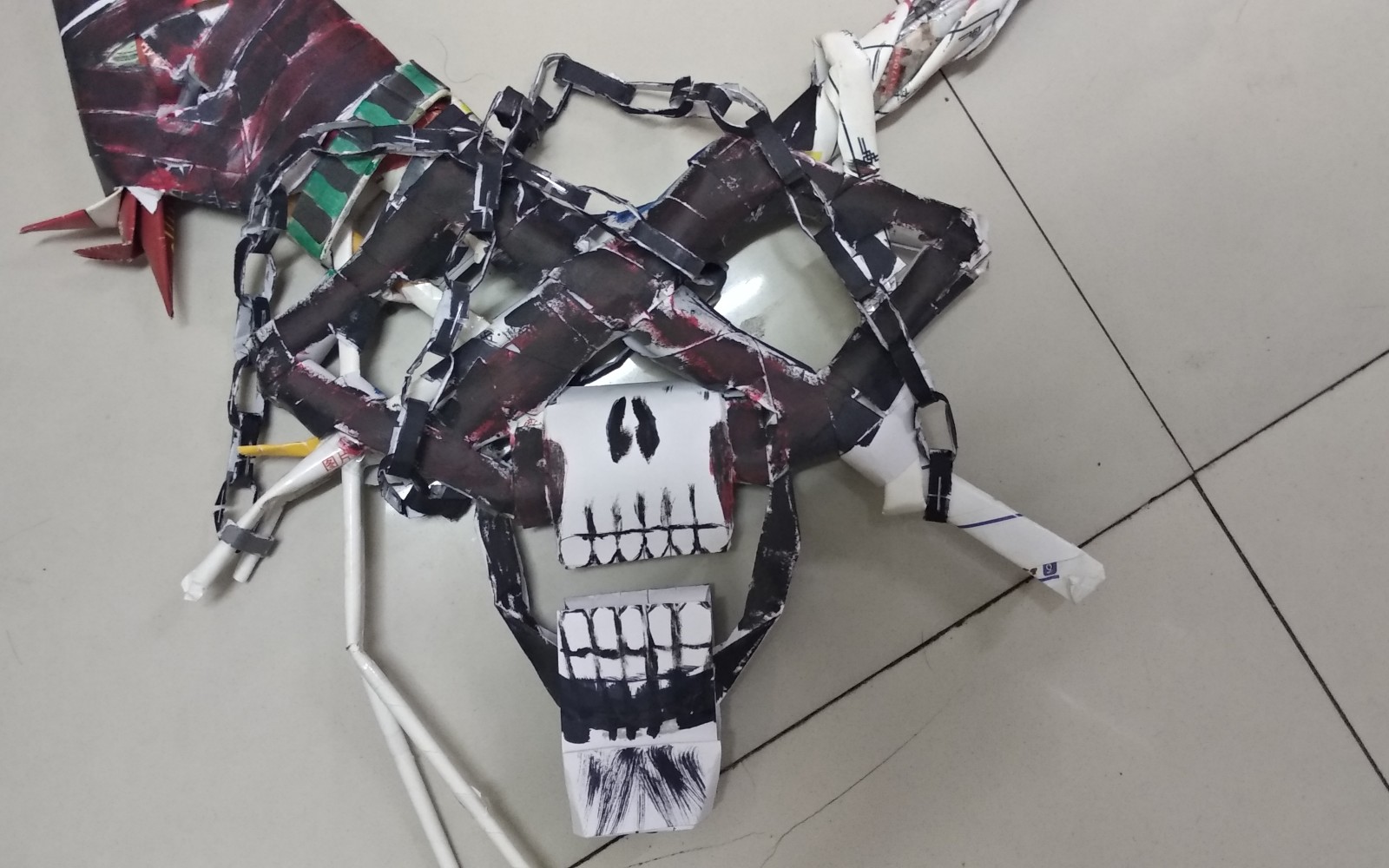 某特捞手工玩家做出特大号死神镰刀