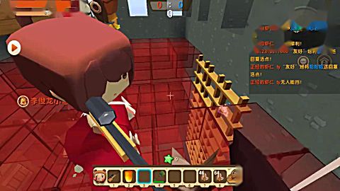 迷你世界:空中狙击自建堡垒,欣然拿神器欺负小伙伴,太坏了!